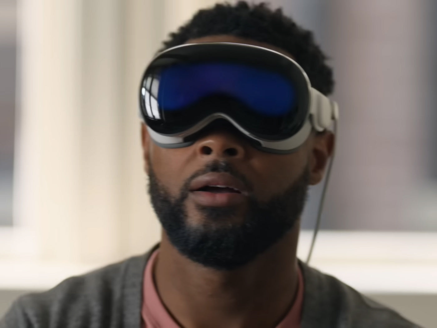 How To Charge Your Apple Vision Pro – ZyberVR